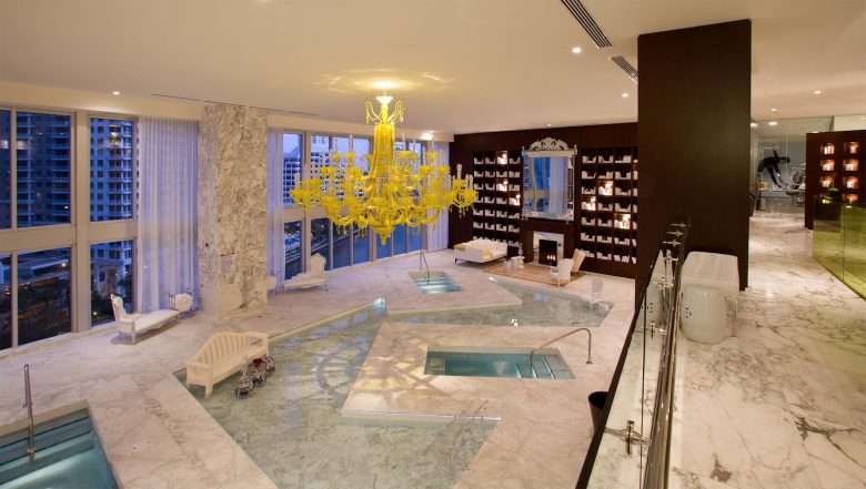 The iconic giants of Miami: Icon Brickell and Icon South Beach Miami by ...